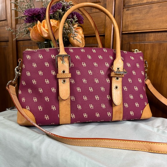 Dooney & Bourke | Bags | Dooney Bourke Signature Leather Crossbody ...